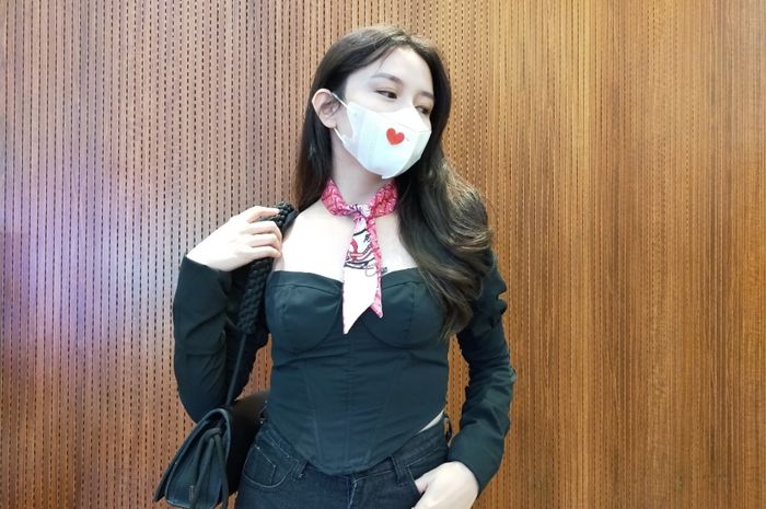 Stylo of The Day, Tampil Nyentrik dengan Busana Serba Hitam ala Winda ...