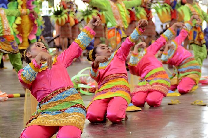 Jenis-Jenis Pola Lantai dalam Seni Tari, Materi Kelas 4 SD Tema 7 - Kids