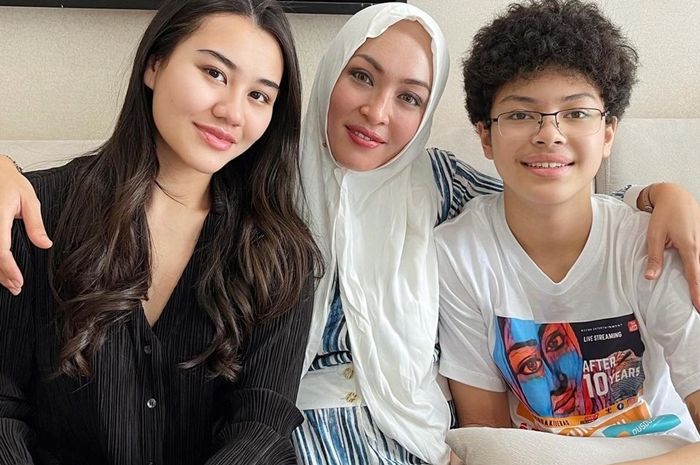 Thariq Halilintar Siap Nikahi Aaliyah Massaid? Angelina Sondakh Beri Lampu Hijau: Kepo Ya... - Nova