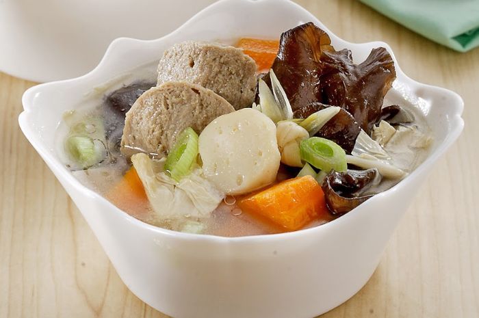 Bikin Tubuh Rileks Di Malam Hari Dengan Resep Sup Bakso Kembang Tahu