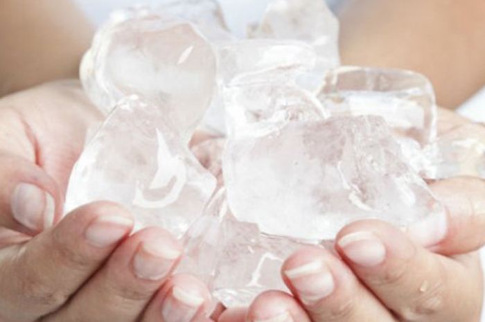 Banyak Dijual Tapi Gak Sadar, Begini Cara Membedakan Es Batu dari Air ...