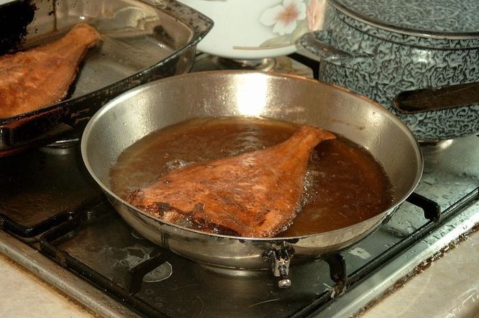 Heran Lihat Mertua Masukkan Air Jeruk Nipis ke Minyak Goreng Sebelum ... Heran Lihat Mertua Masukkan Air Jeruk Nipis ke Minyak Goreng Sebelum ...