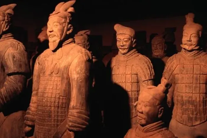 Apakah Tentara Terakota Tiongkok Terilhami Seniman Patung Yunani Kuno ...