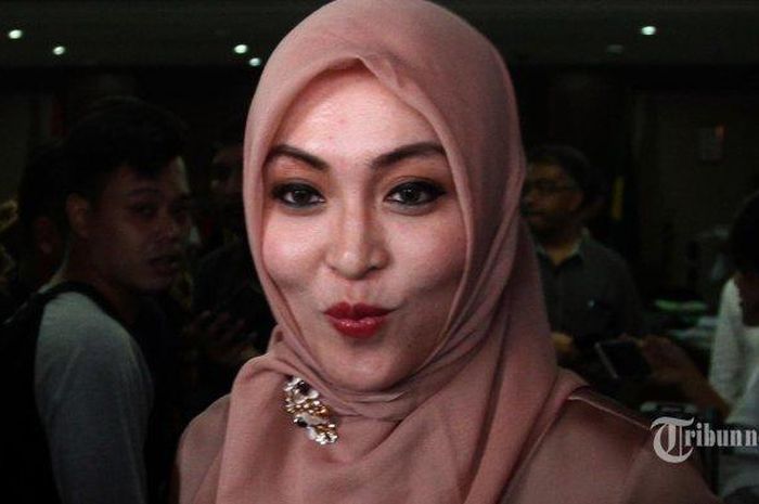 Dikabarkan CLBK dengan Steven Rumangkang, Ternyata Angelina Sondakh ...