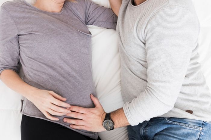 Rekomendasi Posisi Bercinta dari Ahli Sesuai Usia Kehamilan, dari ...