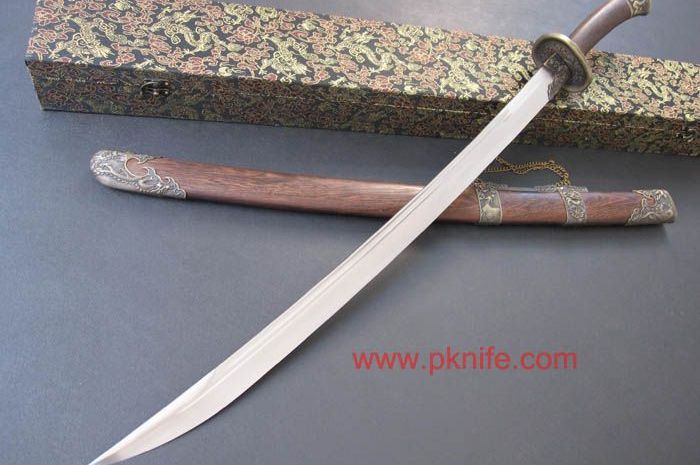 Ada yang Bermata Satu dan Punya Bilah Melengkung Hingga Bermata Dua ...