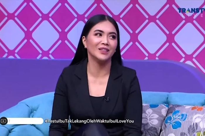 Denada Kembali Meramaikan Layar Kaca, Intip Penampilannya dalam Acara ...