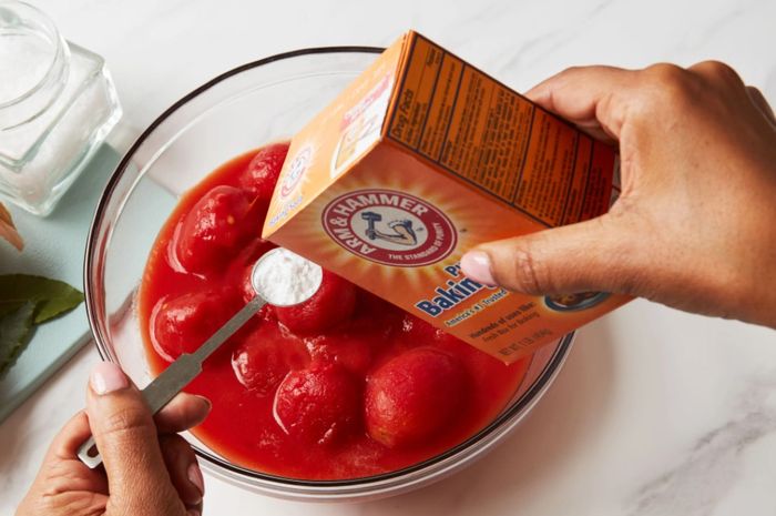 Untuk Si Paling Irit, Coba Campurkan Tomat dan Baking Soda Lalu Oleskan ...
