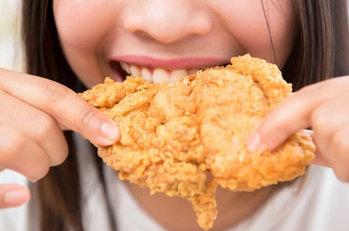 Enak Tapi Jahat! Suka Makan Ayam Setiap Hari Siap-siap Kena Risiko ...