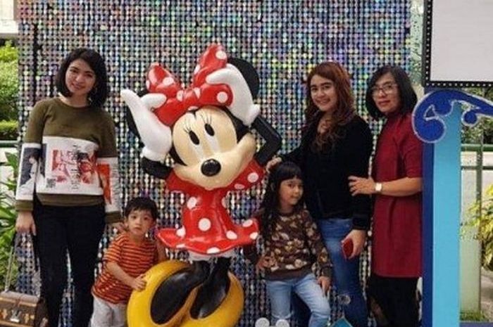 Tetap Jualan Pecel Lele Meski Jadi Besan Presiden Jokowi, Ini Sosok ...