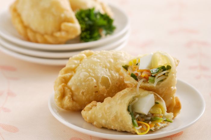 Resep Pastel Sayur Kucai, Camilan Renyah yang Bikin Waktu Berlalu Jadi ...