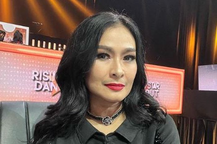 Bukannya Dipuji, Iis Dahlia Banjir Hujatan Usai Pamer Aksi Joget Lagu ...