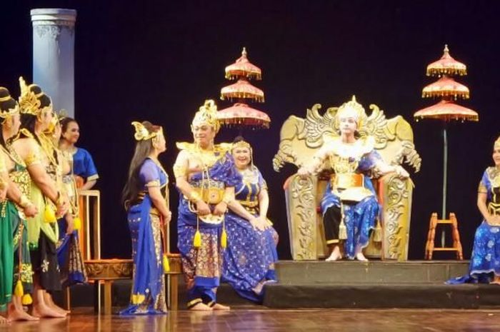 Jawab Soal Perbedaan Unsur Pementasan Teater Tradisional Rakyat dan ...