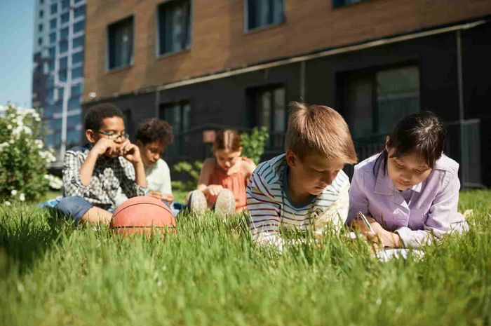 Majas Aliterasi: Pengertian, Ciri, dan Contoh Kalimatnya, Bahasa ...