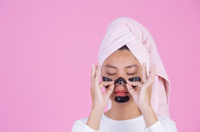 Perbedaan Komedo Hitam dan Putih, Apa yang Menjadi Penyebabnya? - Stylo