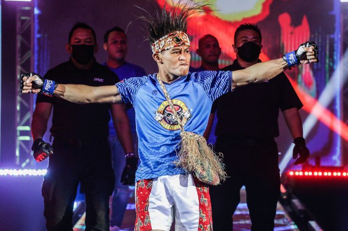 Gantian Mentas dalam Selang 2 Minggu di ONE Championship, Adrian ...