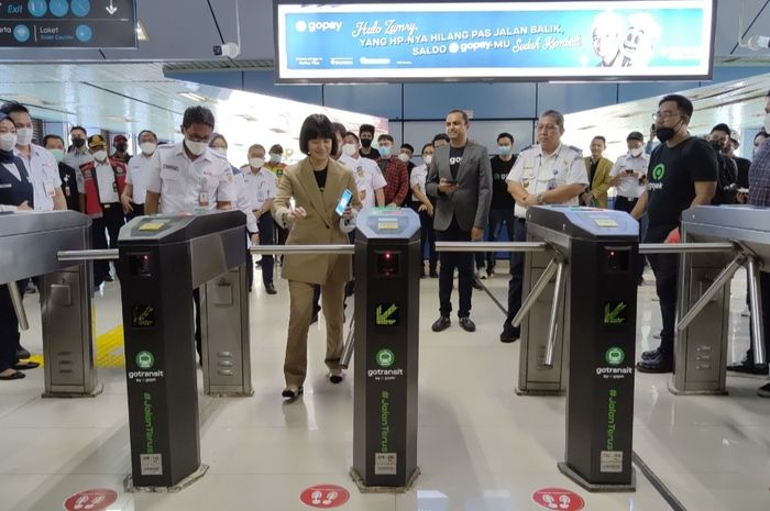 Ini Cara Beli Tiket KRL di Aplikasi Gojek, Langsung Tap Tanpa Antre ...