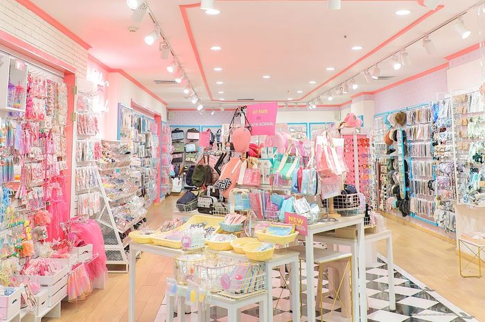 Dulunya Jualan dengan Gerobak, Stroberi Kini Toko Aksesori Terbaik ...