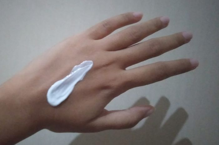 Cara Pemakaian Pelembab Dan Sunscreen Nah Kalau Urutan Skincare Pagi