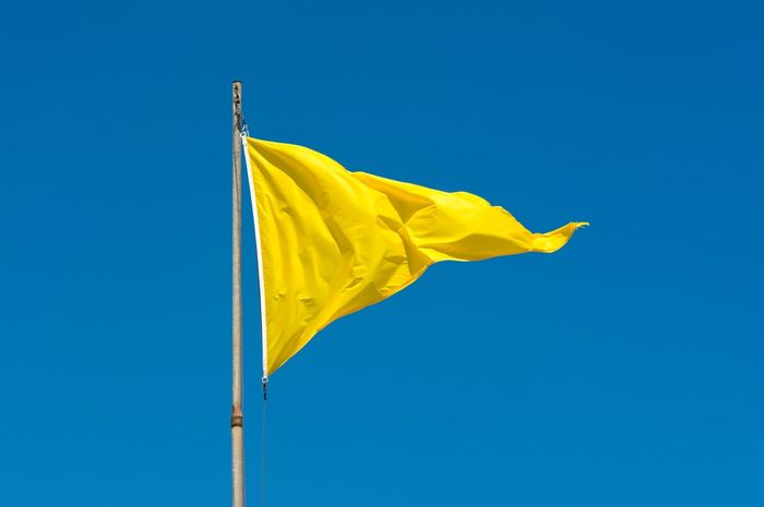 Kenapa Bendera Kuning Digunakan Sebagai Tanda Kabar Duka di Indonesia ...