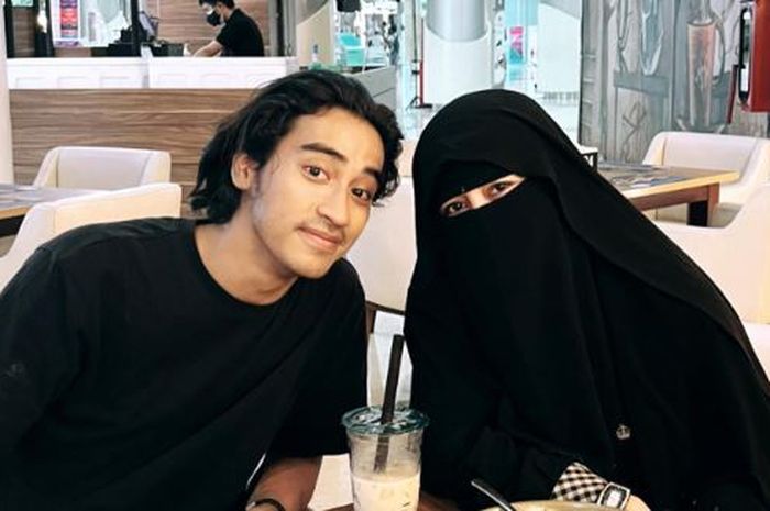 Viral di X, Foto Pria Mirip Abidzar Al Ghifari Foto Tak Senonoh ... Viral di X, Foto Pria Mirip Abidzar Al Ghifari Foto Tak Senonoh ...