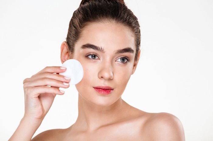 Bukan Bersih Mulus, 5 Cara Membersihkan Makeup Ini Bikin Kulit Rusak ...