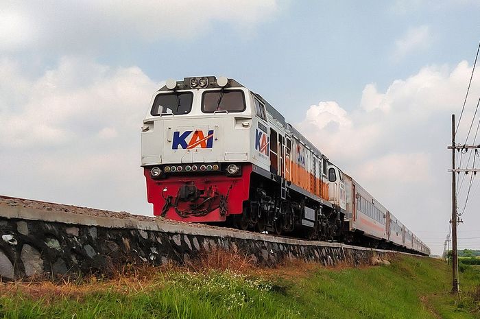 Viral Video Kereta Api Diduga Ditilang Polisi, Ini Klarifikasi PT KAI ...