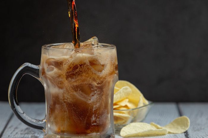 Kenapa Kita Jadi Mudah Bersendawa Setelah Minum Soda? Ini Faktanya - Bobo