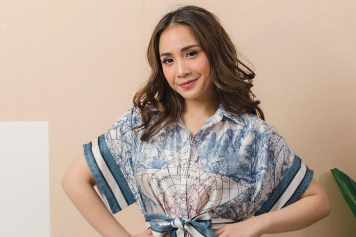 Nagita Slavina Pakai Baju Bolong-bolong, Harganya Justru Disebut Netizen Bikin Masuk Angin!