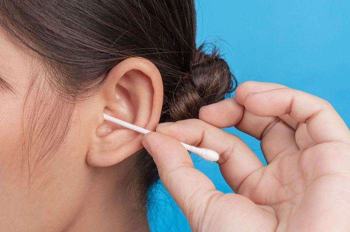 Jangan Dikorek Sembarangan, Ini 4 Cara Aman Atasi Telinga Tersumbat - Bobo
