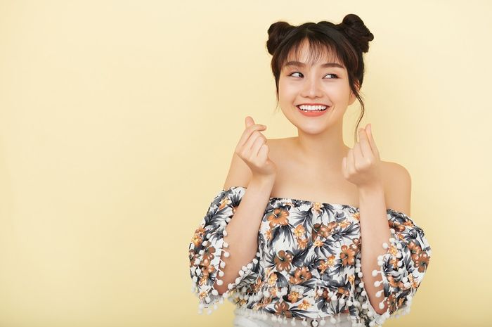 4 Tips Memilih Model Baju untuk Bahu Lebar, Jadi Lebih Percaya Diri ... 4 Tips Memilih Model Baju untuk Bahu Lebar, Jadi Lebih Percaya Diri ...
