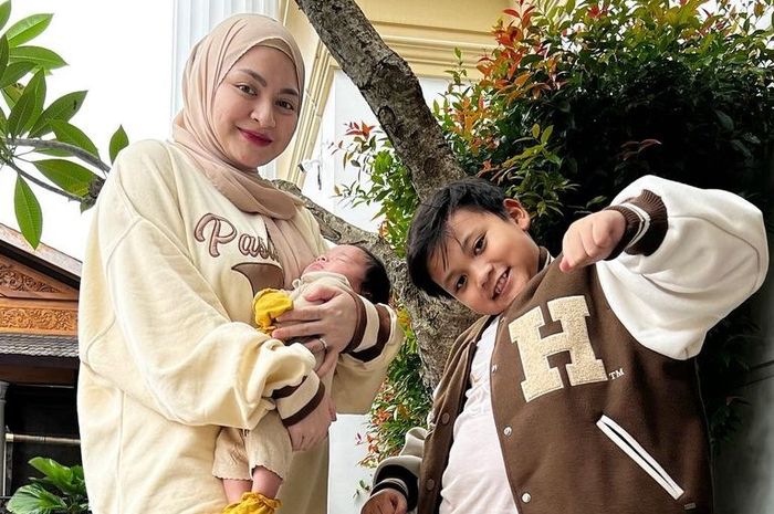 Ferdi Akhirnya Ketemu Baby Adzam Setelah Nathalie Holscher Cerai dari ... Ferdi Akhirnya Ketemu Baby Adzam Setelah Nathalie Holscher Cerai dari ...