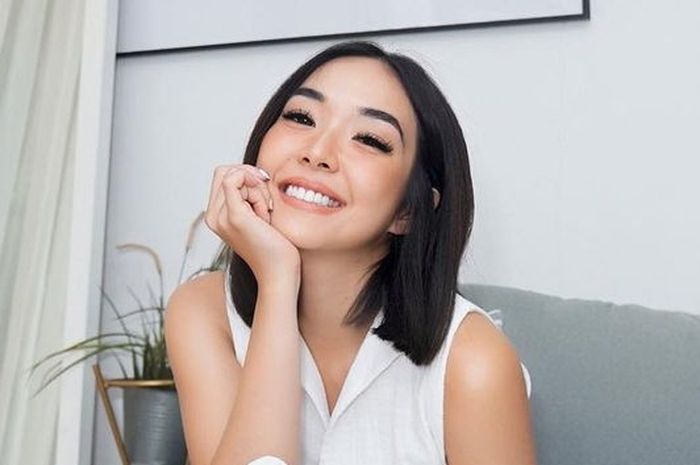 Pamer Momen Olahraga dan Angkat Beban dengan Gaya Rambut Pendek Baru ...