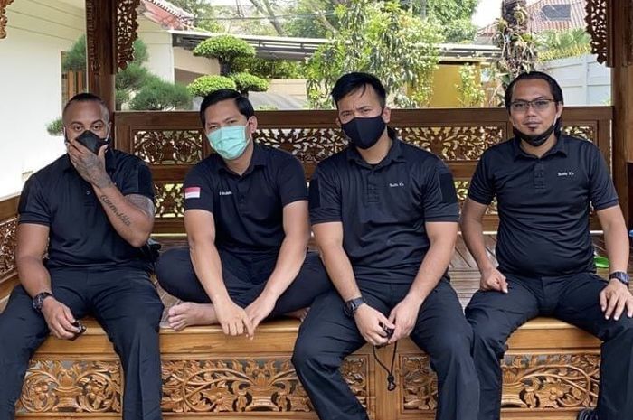 Ajudan Irjen Ferdy Sambo LIburan Bareng, Sosok yang Duduk di Sebelah Brigadir J Dipertanyakan ...