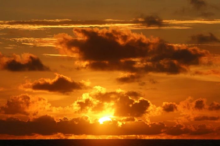 Kenapa Langit Sore Berwarna Oranye? Begini Penjelasannya # ...