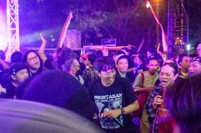 Oomleo Berkaraoke Tampil Heboh di Pameran Konvergensi - Pasca ...