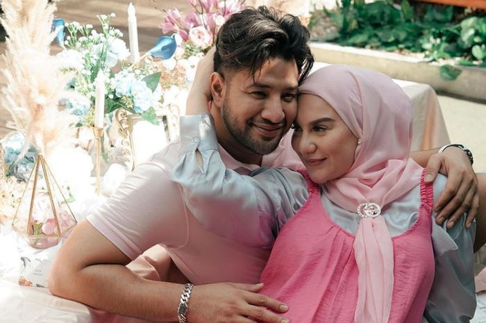 Selamat! Irish Bella dan Ammar Zoni Dikaruniai Anak Keempat Selamat! Irish Bella dan Ammar Zoni Dikaruniai Anak Keempat