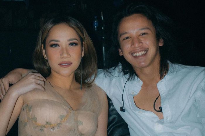 Profil Ray Prasetya, Drummer Muda yang Bikin Heboh Gegara Berani Cium Pipi BCL di Atas Panggung