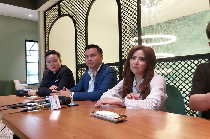 'Makasih Sudah Minta Maaf' Akhirnya Ayu Aulia dan Ade Ratna Sari Damai ...