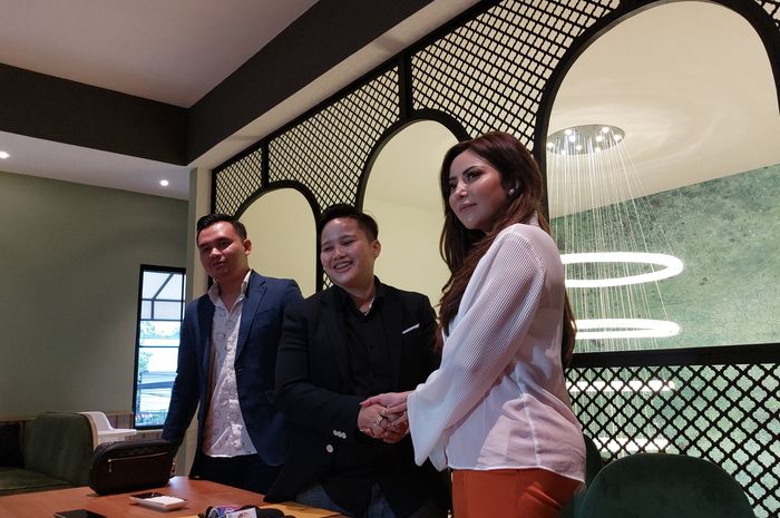 Usai Sama-sama Ditetapkan Sebagai Tersangka, Ayu Aulia dan Ade Ratna ...