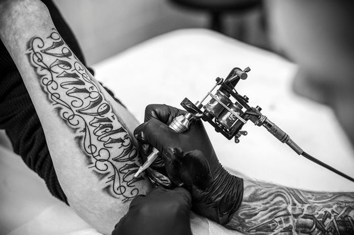 Suka Bikin Tato? Mengejutkan, Ilmuwan Mengekspos Isi di Tinta Tato ...