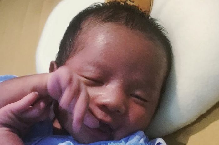 7 Tanda Bayi Sakit dan 11 Tanda Waktunya Bayi Harus Dibawa ke Dokter ...