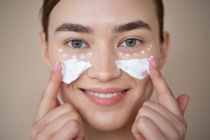 Tips Memilih Sunscreen Agar Tak Perih di Mata Menurut Ahli Dermatologi ...