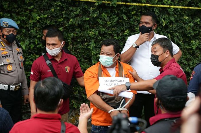 Sempat Disebut Deolipa Yumara Punya 'Hubungan Terlarang' dengan Putri ... Sempat Disebut Deolipa Yumara Punya 'Hubungan Terlarang' dengan Putri ...