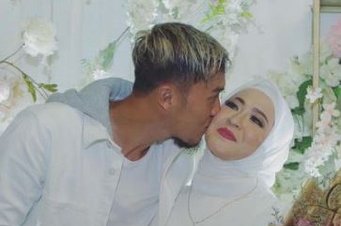 Pasha Ungu Kalah Mesra? Chat Okie Agustina Pada Suami Berondongnya Kelewat Romantis Sampai ...