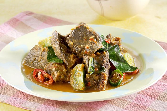 Resep Paru Sapi Masak Daun Mengkudu Enak Dan Mudah, Untuk Menu Utama ...