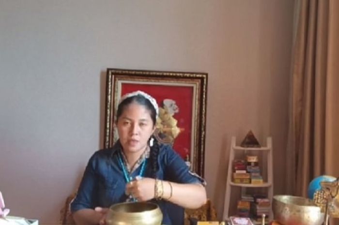 Pantas Saja Punya Tim Asisten, Bayaran Mbak Rara sebagai Pawang Hujan ... Pantas Saja Punya Tim Asisten, Bayaran Mbak Rara sebagai Pawang Hujan ...