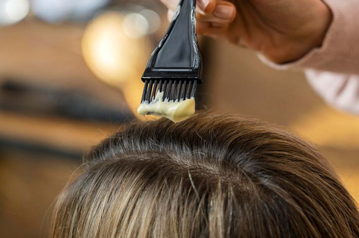 Jangan Sembarangan, Ini 3 Bahaya Cat Rambut untuk Anak-Anak - Bobo