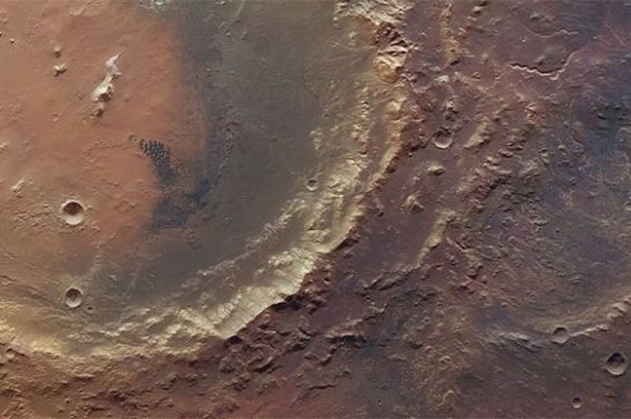 Keanekaragaman Geologi dan Potensi Mikrobiologi Danau di Planet Mars ...