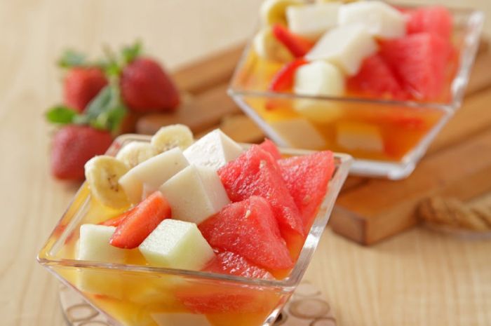 Resep Sop Buah Air Jeruk, Minuman Segar Serba Buah Untuk Sempurnakan ...